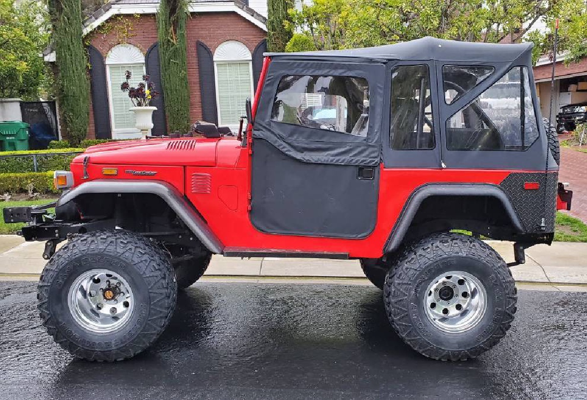 1974 Toyota Land Cruiser FJ40, SOA, ARB, 35s - BuiltRigs