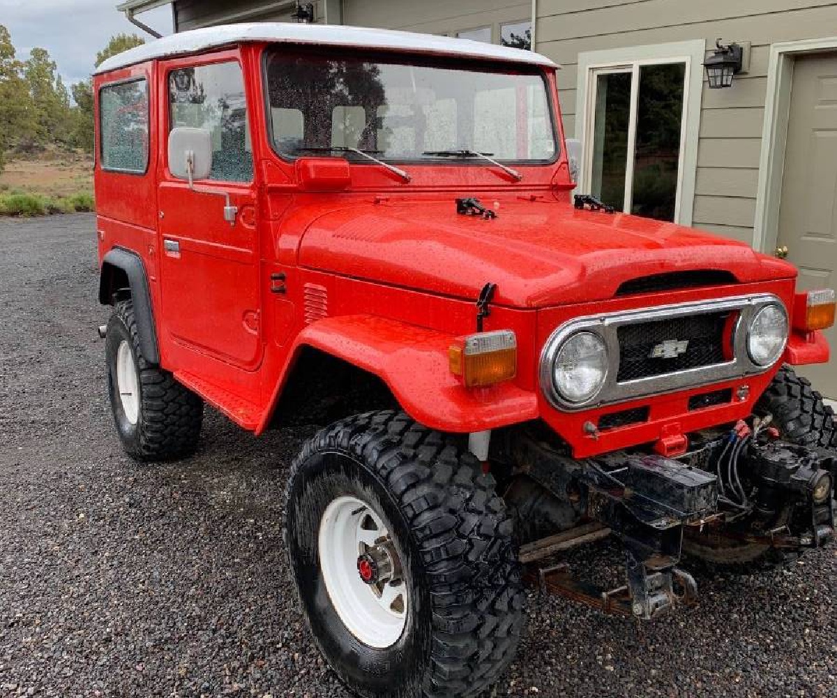 1975 Toyota Land Cruiser FJ40, V8, lockers, winch - BuiltRigs