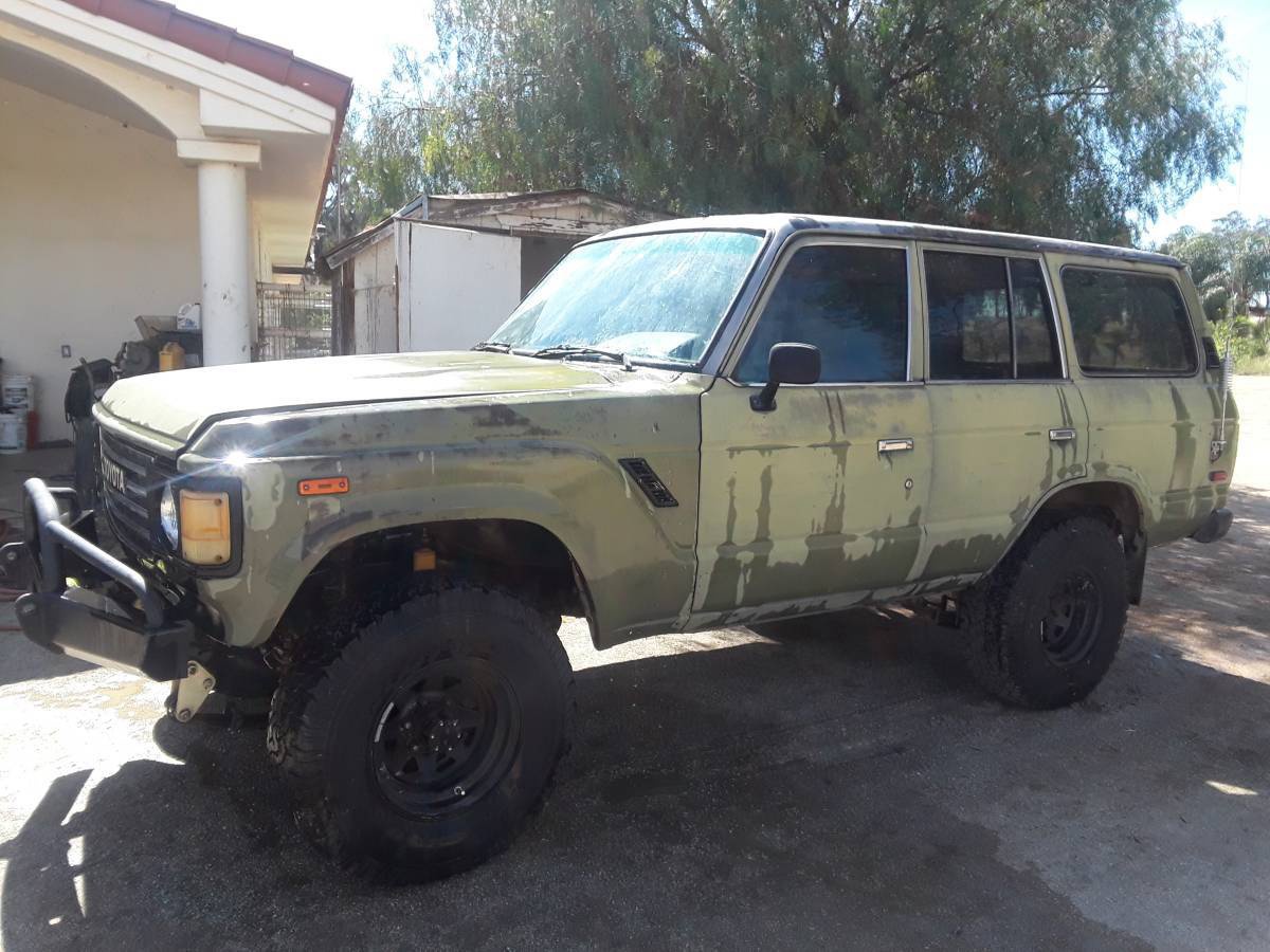 1984 Toyota Land Cruiser FJ60 on 35s, 5 speed - BuiltRigs