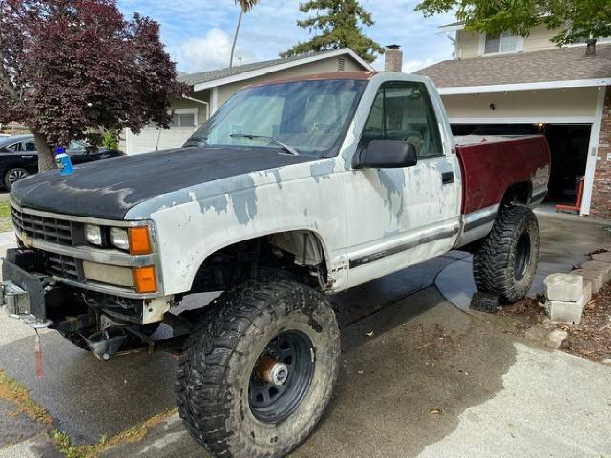 1989 Chevy Silverado, SAS on 37s, D60/14B, winch - BuiltRigs