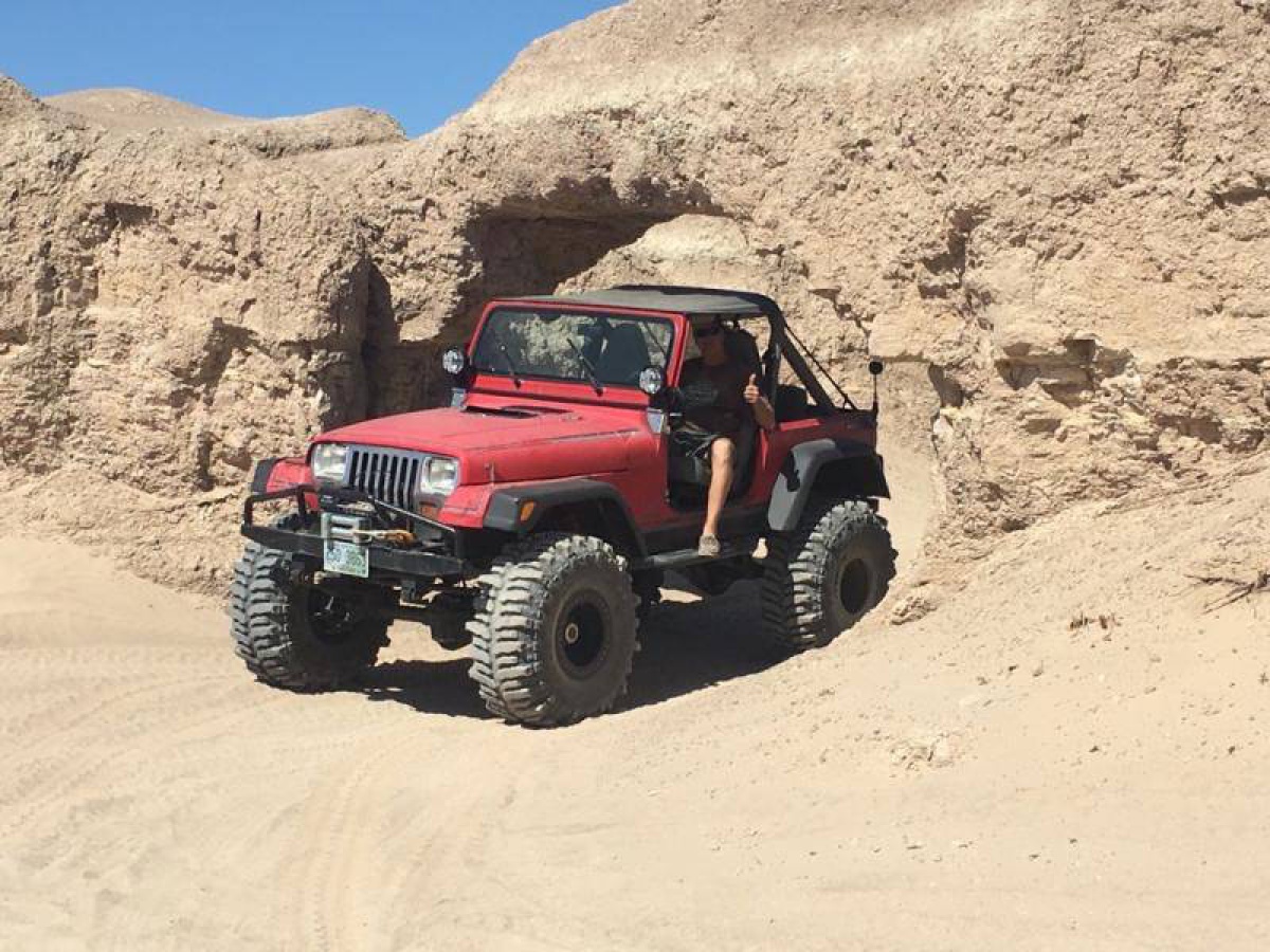 Jeep YJ, Dana 60s, Atlas, 383, 40" Boggers - BuiltRigs