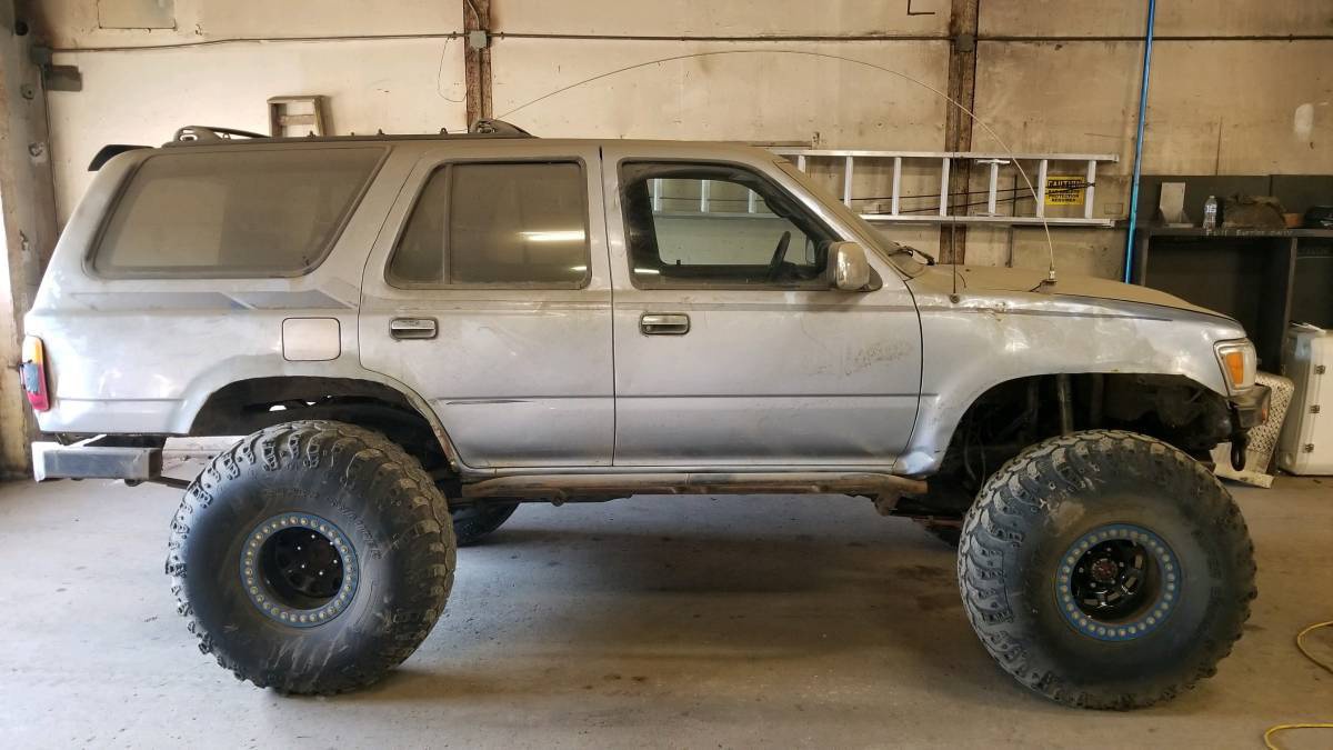 1994 Toyota 4Runner, D60s, 3.4L, 39.5" Iroks, duals, winch - BuiltRigs
